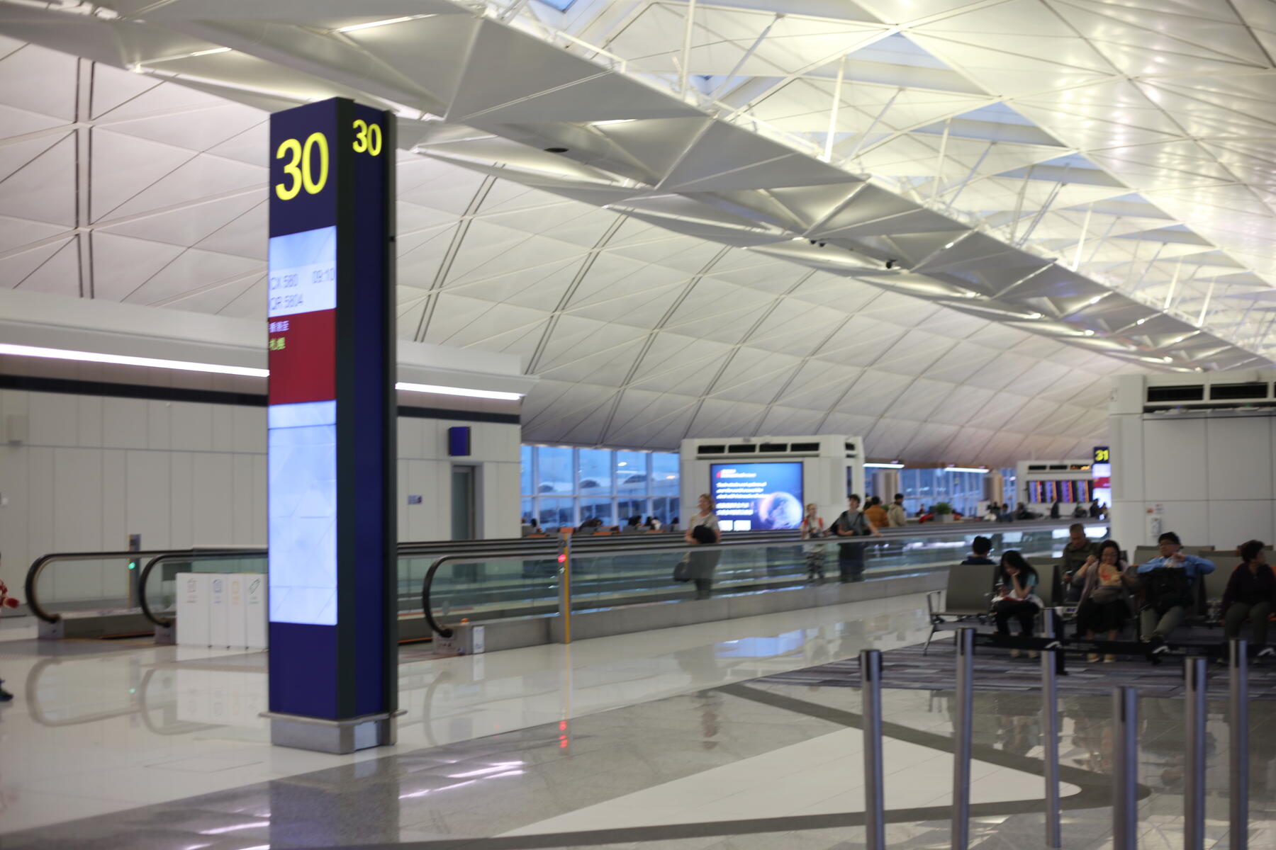 Day One 香港國際機場 -- fotop.net photo sharing network