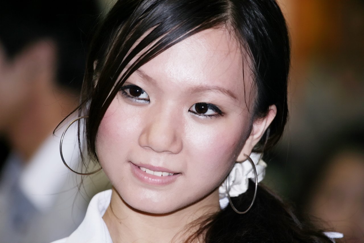 Elaine Wongs Folder Photo Sharing Network