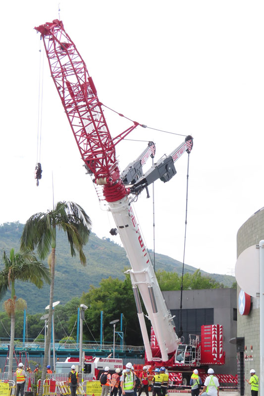 Set Win LTM1650-8.1 + 10m fly-jib replacing chiller -- fotop.net photo ...