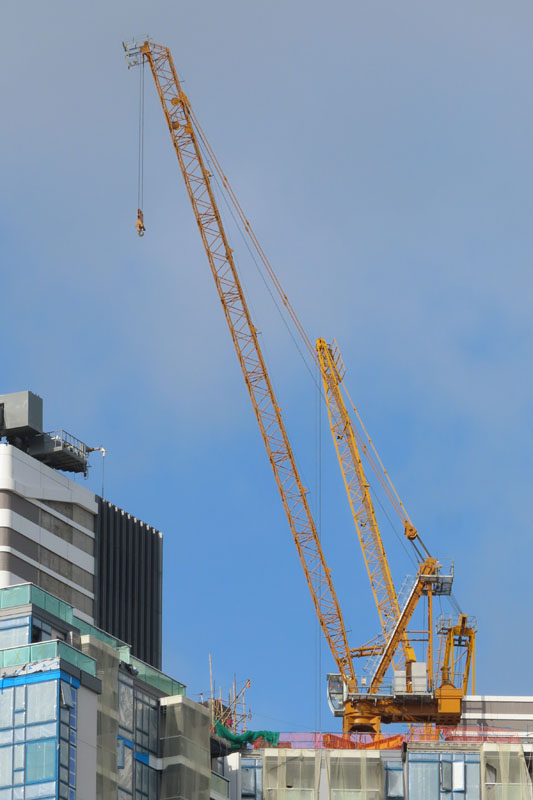 Set Win LTM1650-8.1 + 80.5m luffing fly-jib dismantling derrrick cranes ...