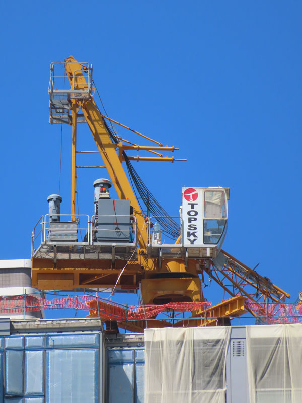 Set Win LTM1650-8.1 + 80.5m luffing fly-jib dismantling derrrick cranes ...