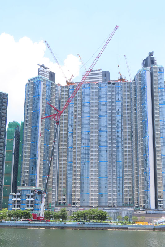 Set Win LTM1650-8.1 + 80.5m luffing fly-jib dismantling derrrick cranes ...