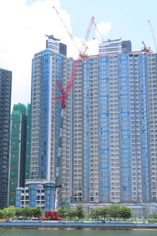 Set Win LTM1650-8.1 + 80.5m luffing fly-jib dismantling derrrick cranes ...