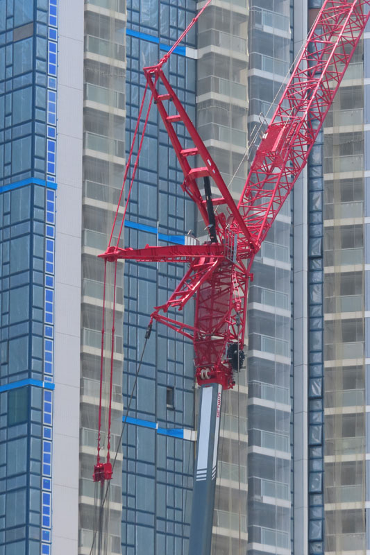 Set Win LTM1650-8.1 + 80.5m luffing fly-jib dismantling derrrick cranes ...