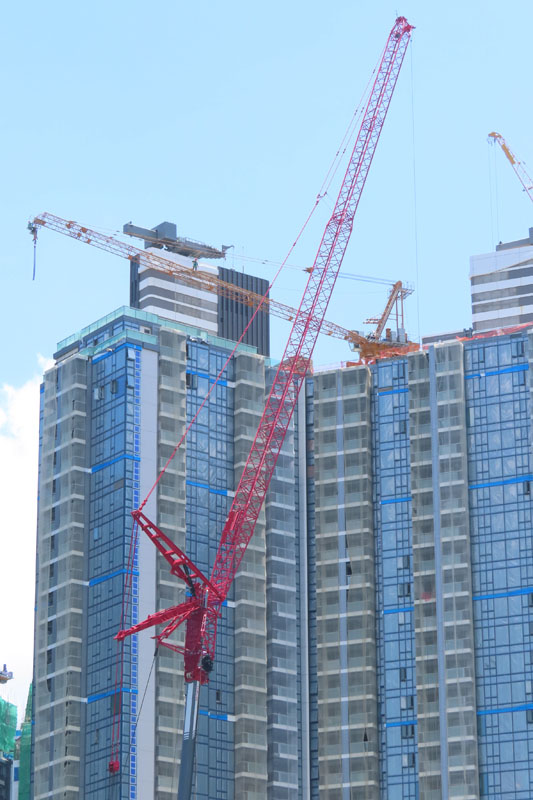 Set Win LTM1650-8.1 + 80.5m luffing fly-jib dismantling derrrick cranes ...