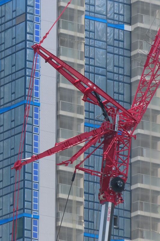 Set Win LTM1650-8.1 + 80.5m luffing fly-jib dismantling derrrick cranes ...