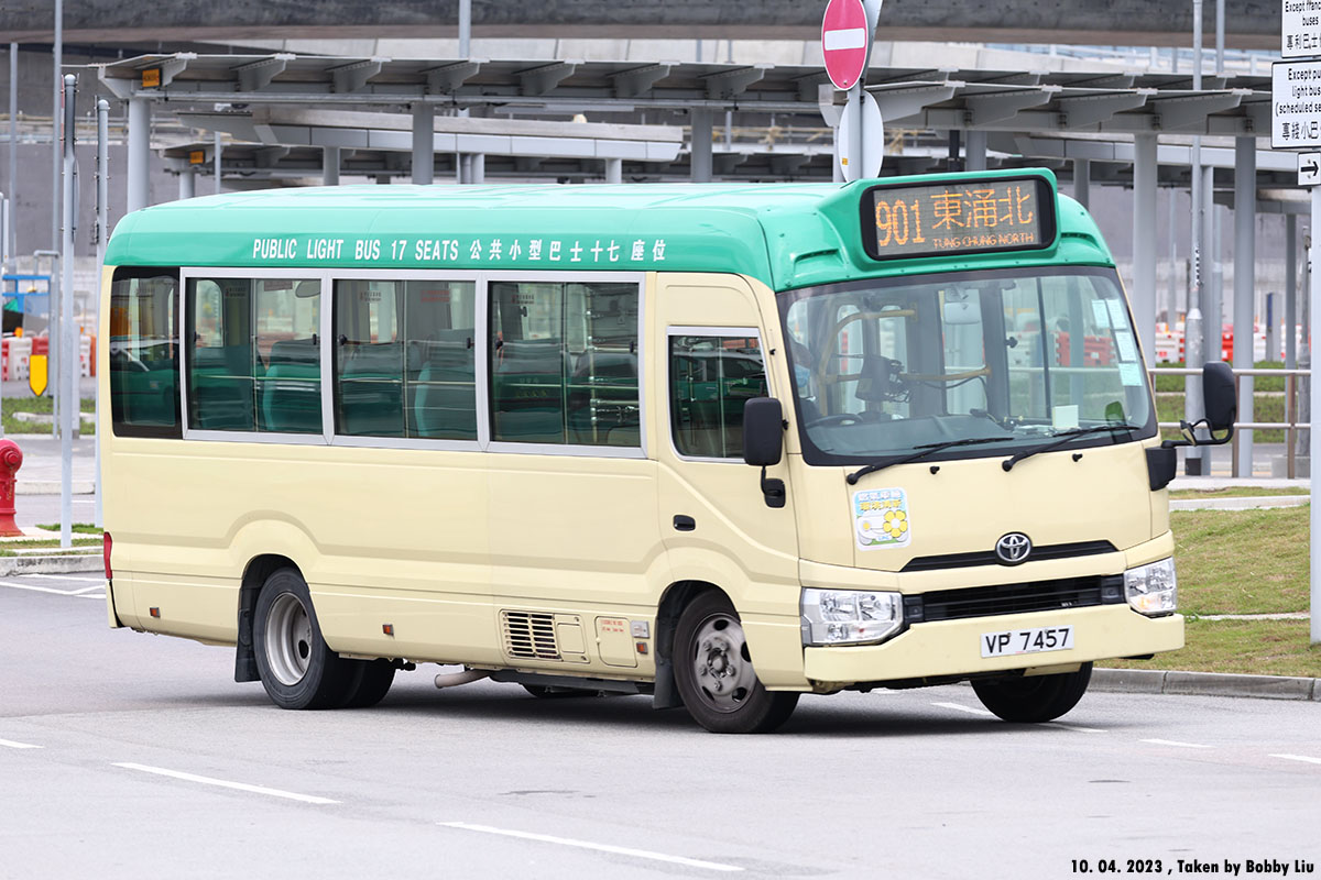 Toyota Coaster 2017 Generation :: 1046 -- fotop.net photo sharing network
