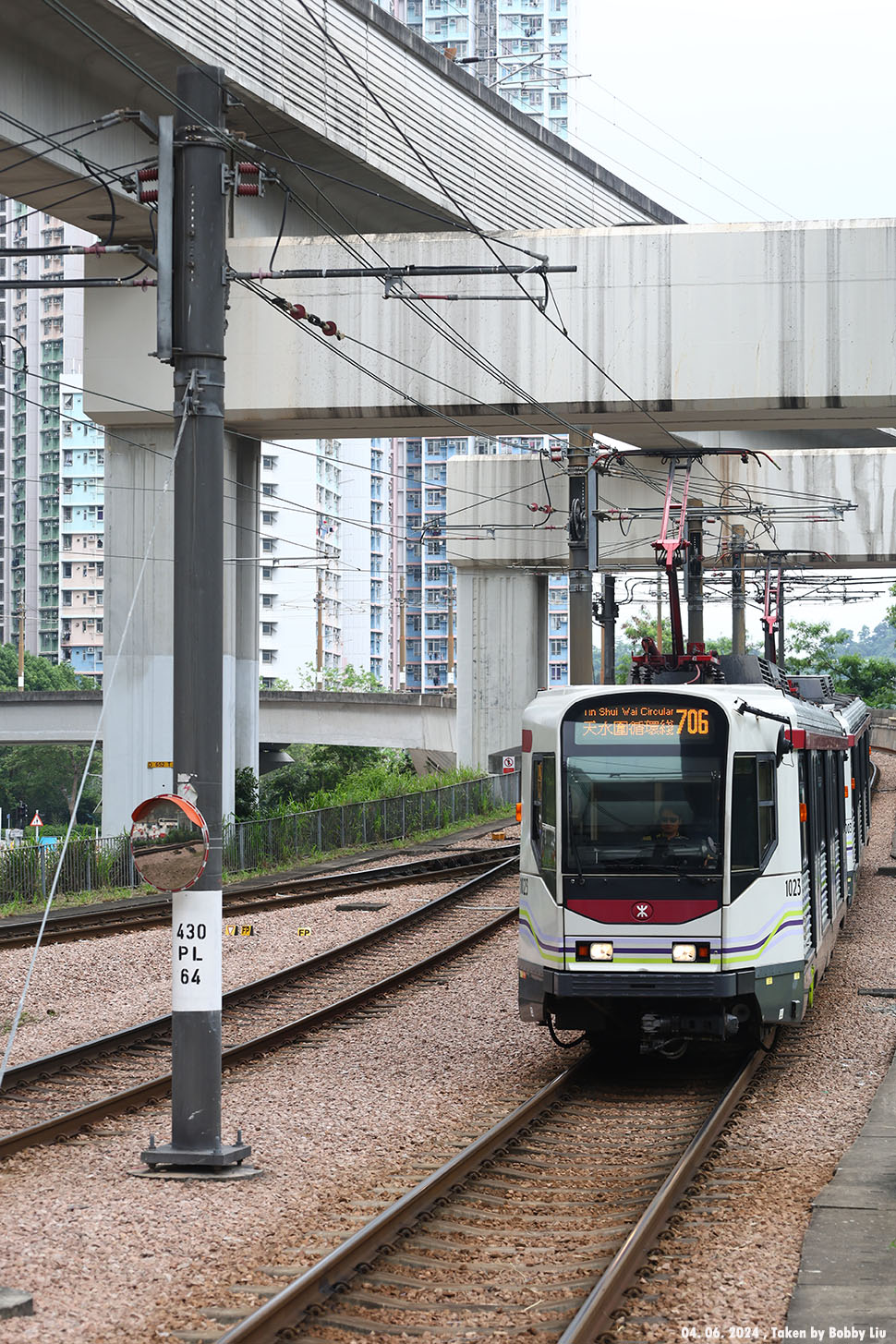 MTR Light Rail Tram Car :: 568 -- fotop.net photo sharing network