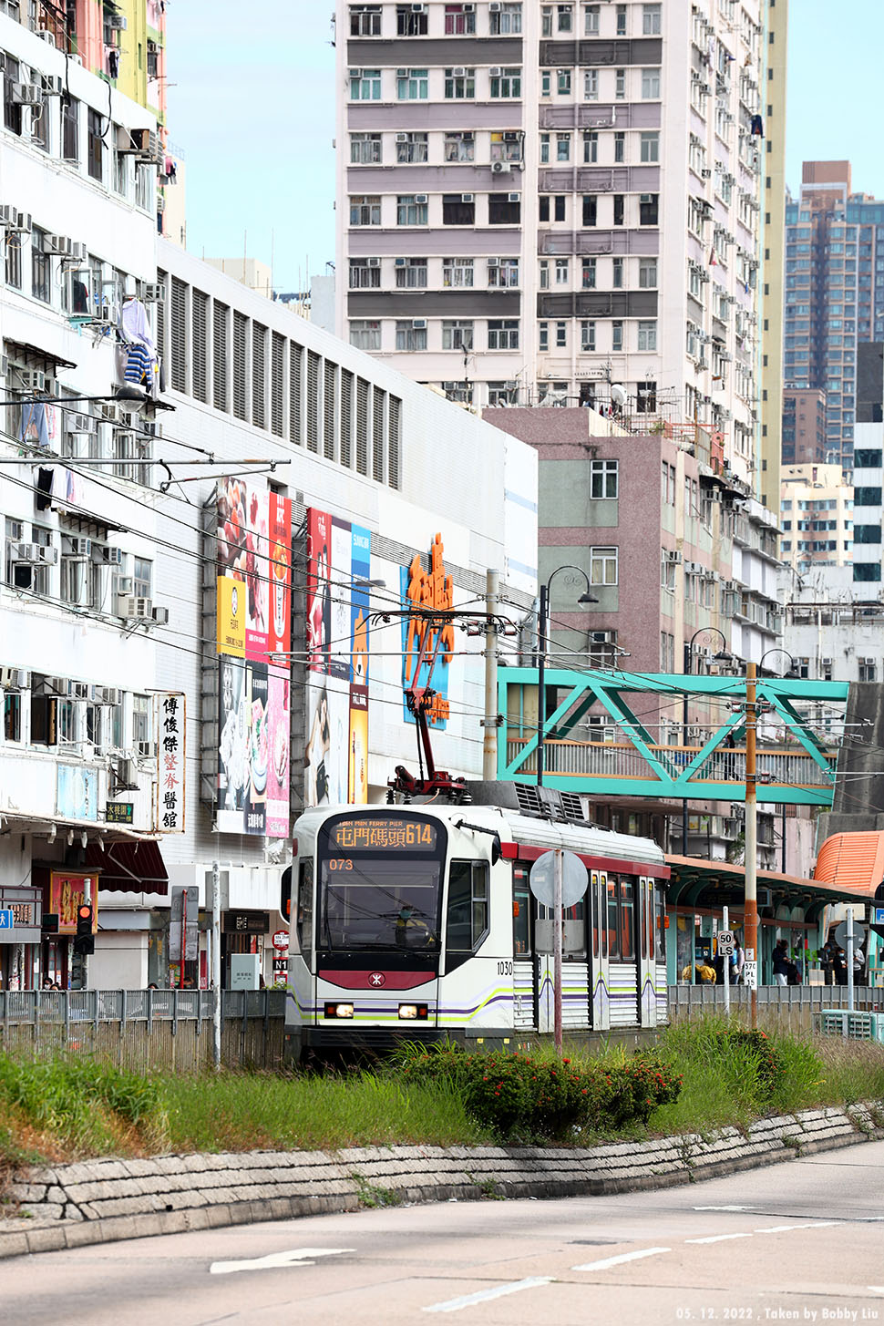 MTR Light Rail Tram Car :: 422 -- fotop.net photo sharing network