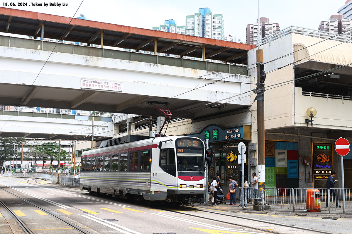 MTR Light Rail Tram Car -- fotop.net photo sharing network
