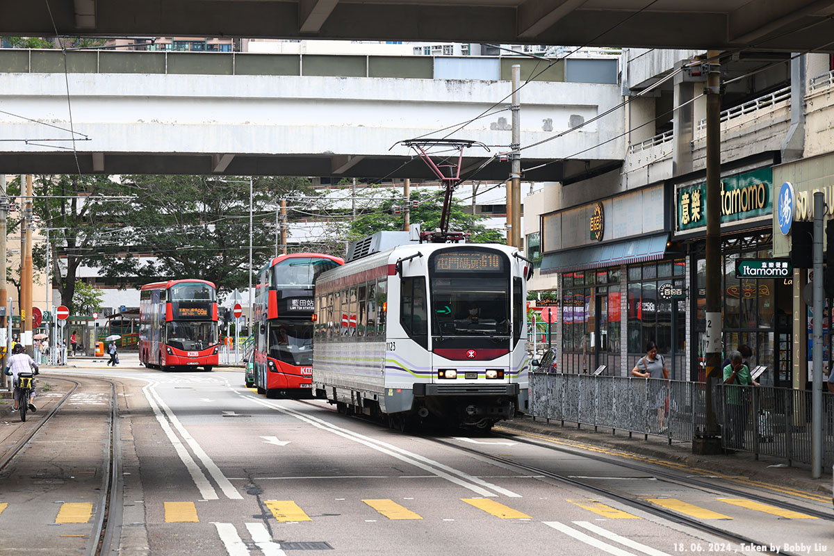 MTR Light Rail Tram Car :: 592 -- fotop.net photo sharing network