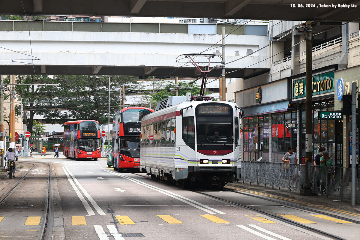 MTR Light Rail Tram Car :: 590 -- fotop.net photo sharing network