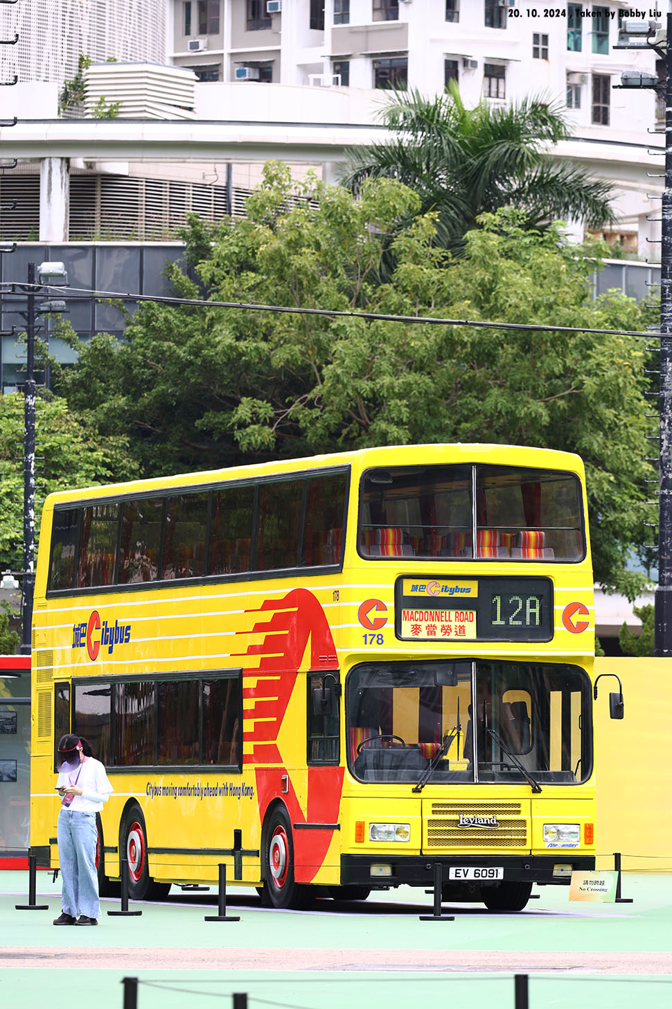 Taken outside Victoria Park Bus Show :: 34 -- fotop.net photo sharing ...