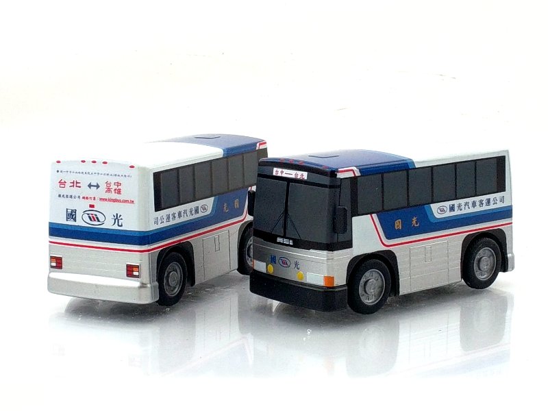 Buses in Taiwan -- fotop.net photo sharing network